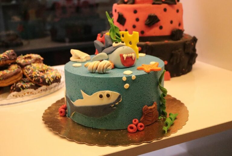 40 Shark Cake Ideas for Every Age & Level - The Party Inspo