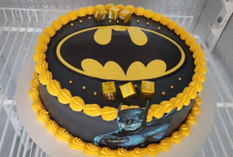 30 Best Batman Cake Ideas - The Party Inspo