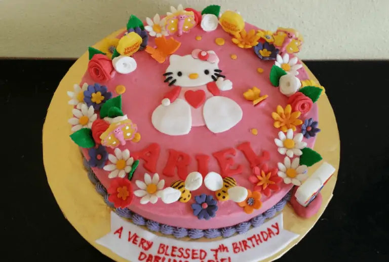 15 Unique Hello Kitty Cake Ideas - The Party Inspo