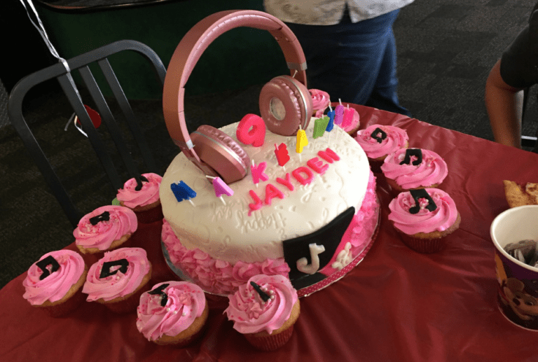 25 Tiktok Cake Ideas For Trending Parties The Party Inspo